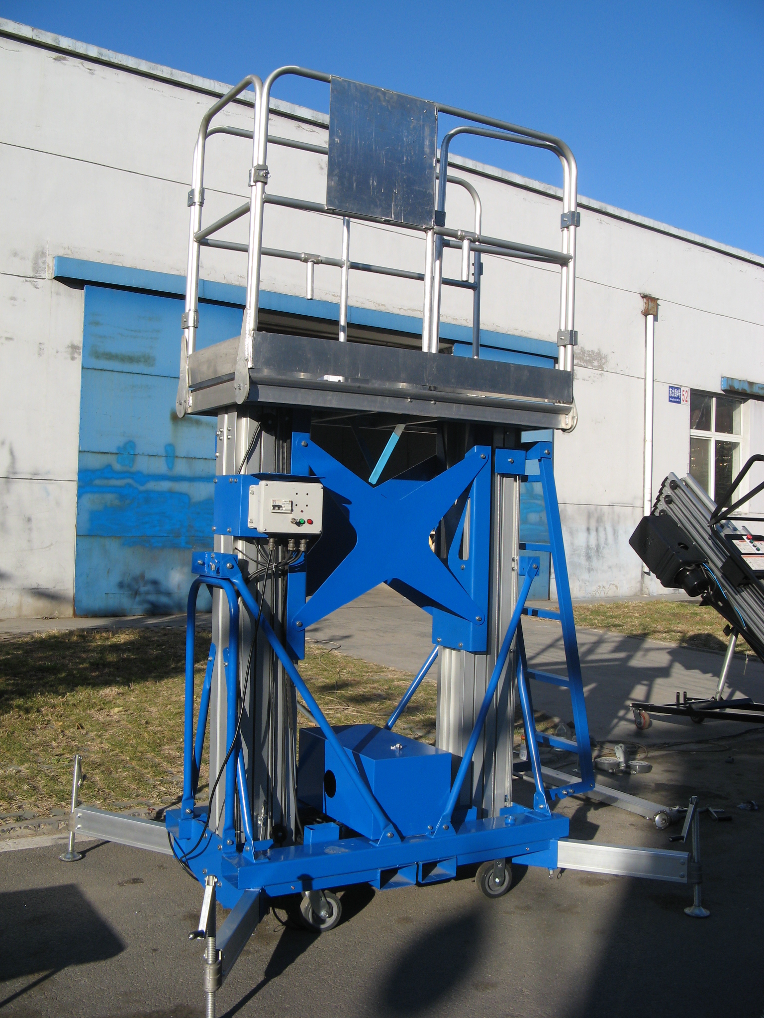 Buy Aerial Personal Lift-leader Double Portable Hydraulic Lifter With ...