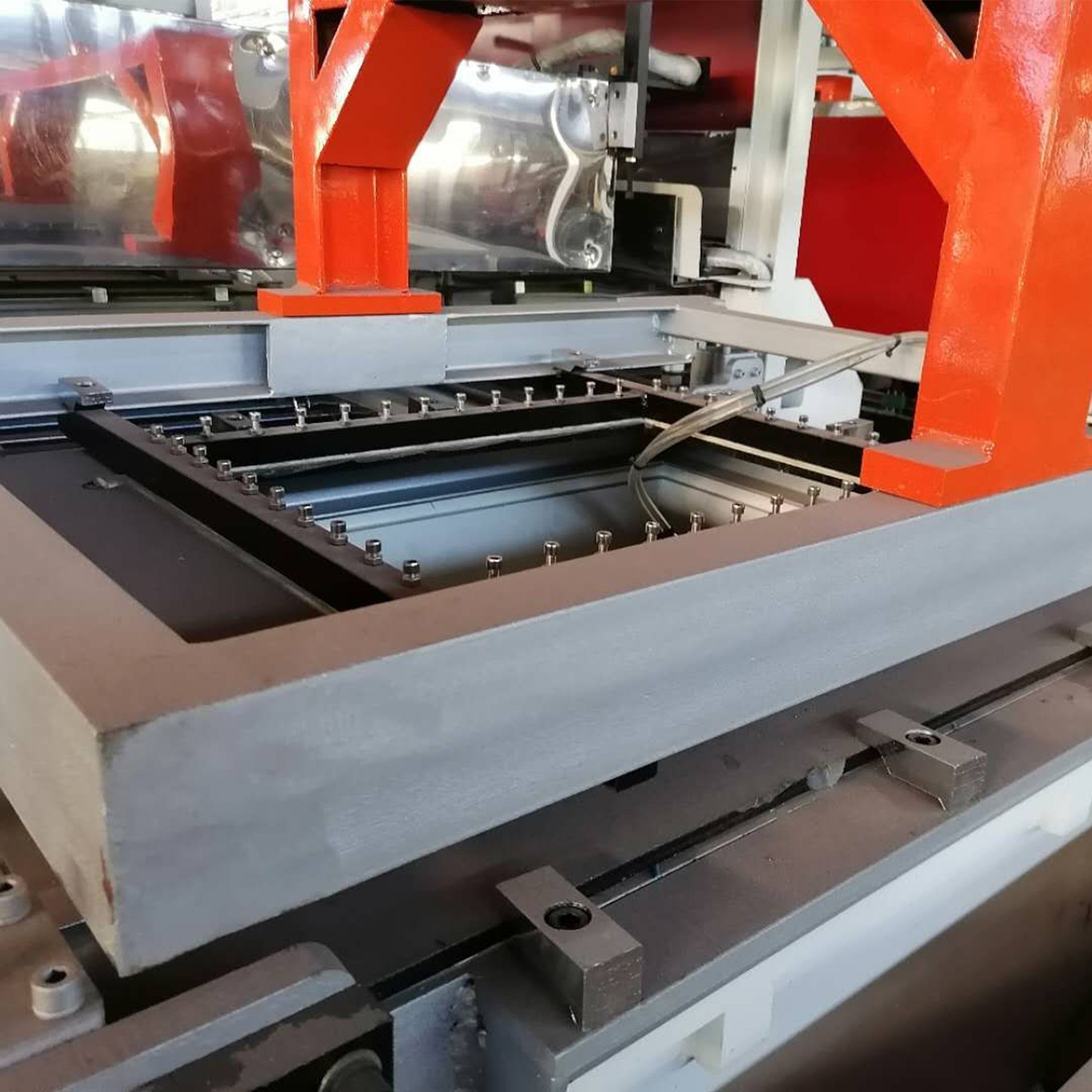 Import Plastic Vacuum Forming Machine For Thermal Luggage Molding from ...